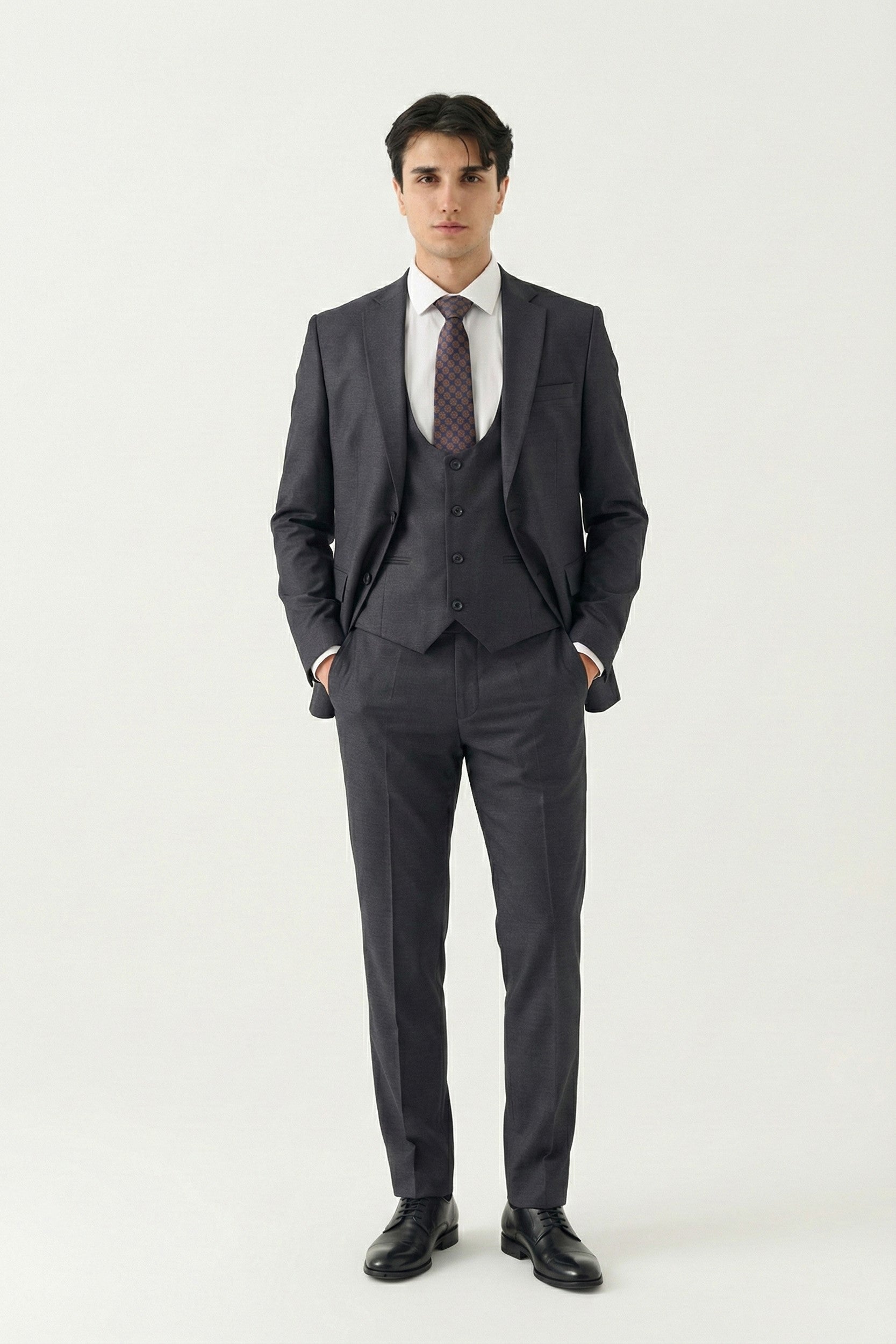Charcoal Grey 3 Piece Suit – Monark Clothing