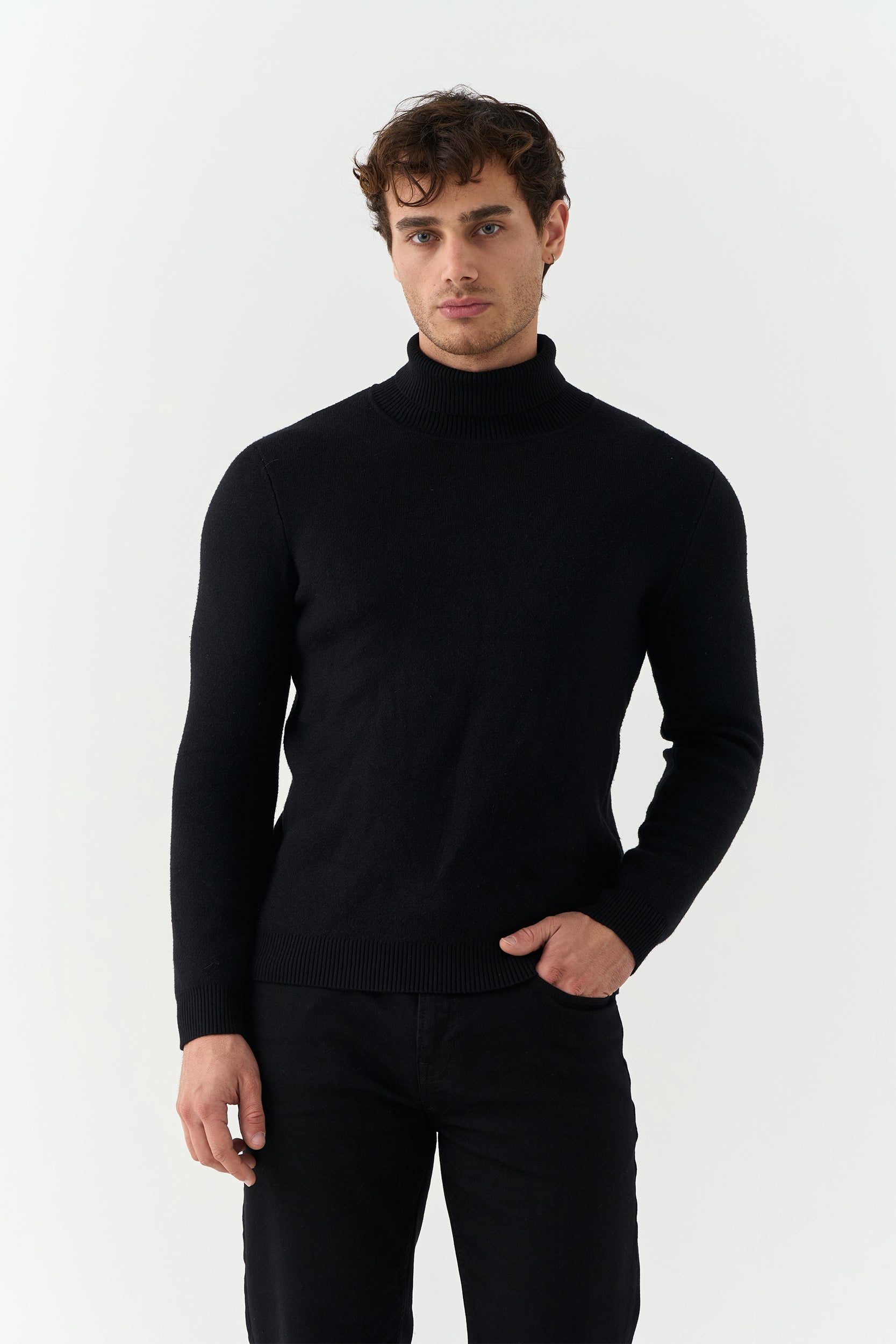 Black Faux-Fur-Lined Turtleneck – Monark Clothing