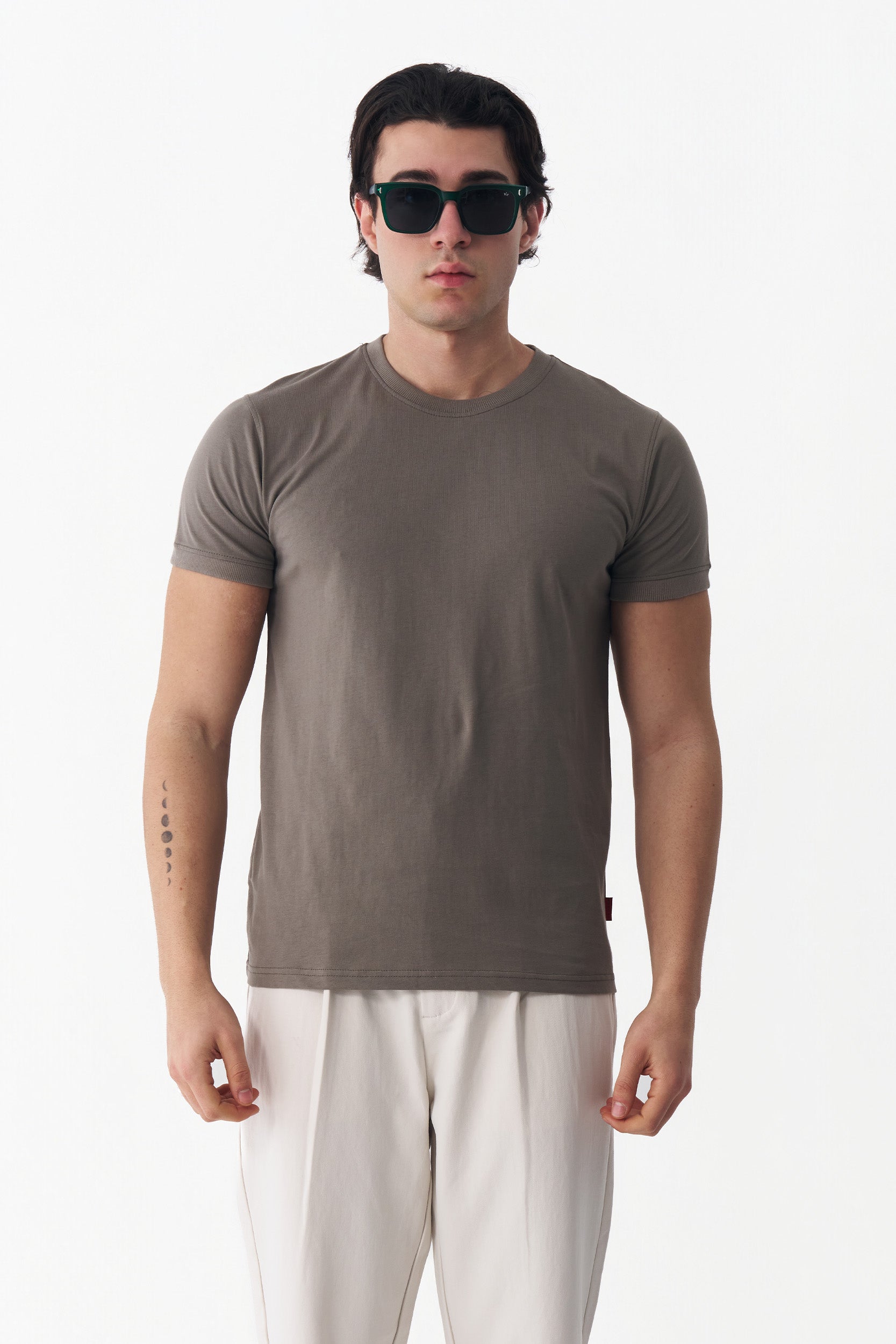OLIVE BROWN CLASSIC T-SHIRT – Monark Clothing