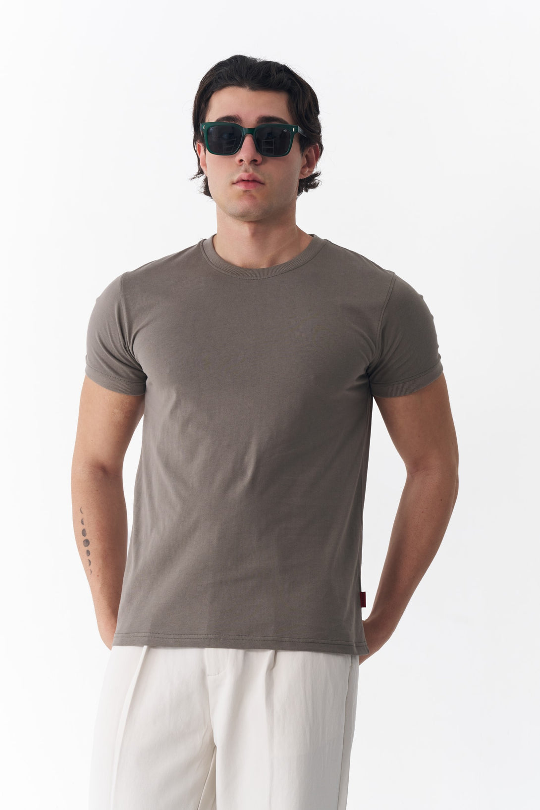 OLIVE BROWN CLASSIC T-SHIRT – Monark Clothing